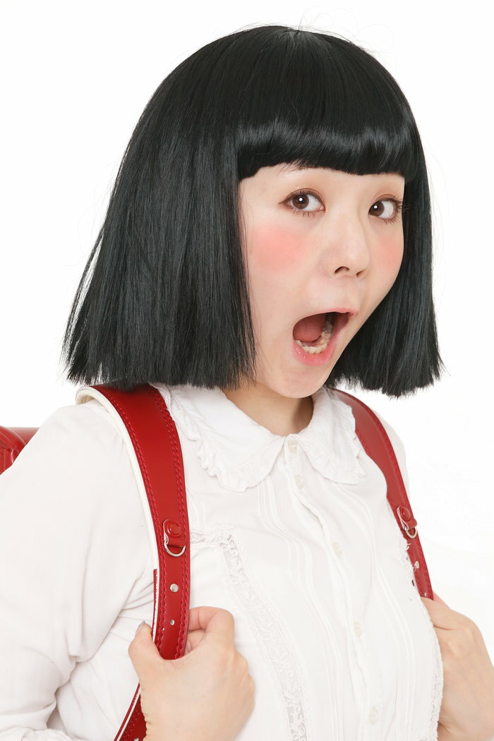 どこか懐かしい雰囲気のおかっぱヘアーに簡単になれちゃうウィッグ！人気アニメの主人公や、昔話の金太郎などにも！幅広く使える定番ヘアーです。男性も女性もみんなで被って、パーティーシーンを盛り上げよう☆【セット内容】ウィッグ【素材】塩化ビニル樹脂...