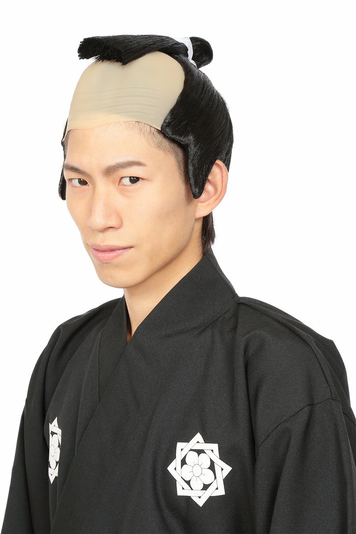 宴会の定番！被れば、誰でも笑いがとれる、お侍さんウィッグ。お手頃なのにリアルで面白い☆着物コスチュームと合わせて使えば、更にリアルに♪ジャパニーズサムライヘアーは、公式戦の応援にもぴったりです☆【セット内容】ウィッグ【素材】ポリプロピレン ...