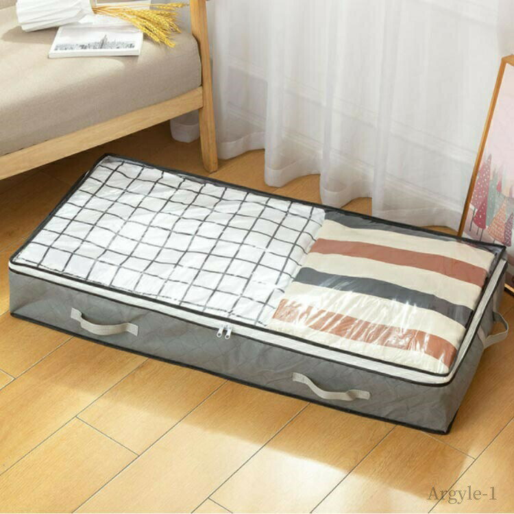 ベッド下のスペース有効活用♪特大収納ケース。中身が確認しやすい上部透明仕様、中身が一目でわかるので、開けて探す手間も省けます。取っ手が付いているので引き出しが簡単です。容量が大きく用途も多様♪ベッドカバー、毛布、布団、枕、衣類、靴、書籍、玩...