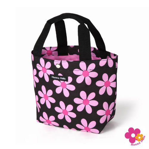 メーカーハンナフラ 品番CMO-MTT-RFL01 横20cm 縦20cm 奥行き11cm 素材ポリエステル 　カラーレトロフラワーピンク 商品説明お出かけに必要なものを入れる丁度良いサイズ。