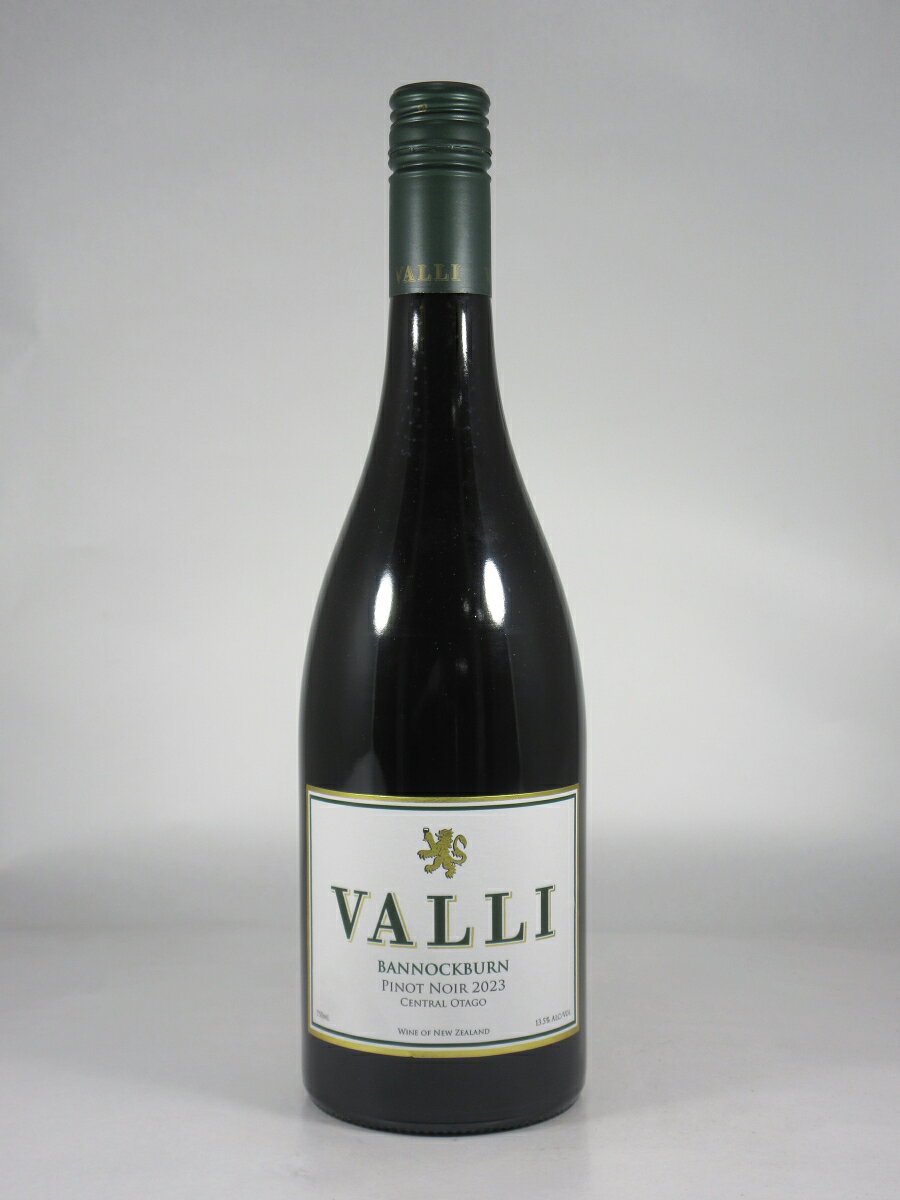 赤ワイン商品説明ギブストンから20キロほどの地だが、バノックバーンは気候も異なりワインの個性にも著しい差がある。土壌はより砂が多いが、土壌より気候の違いがワインの個性に影響している。比較的気温が高く、ワインもそれを反映して、より色が濃く熟し...