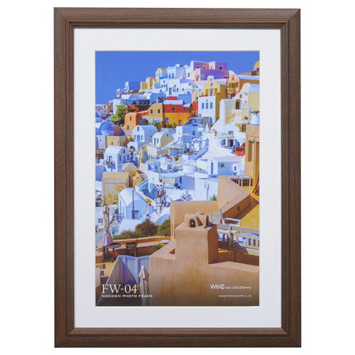 ◎ラッピング承っております◎ お手頃価格の木製額縁です。 フレームの外側はゆるやかな曲線を描き、やわらかで温かみのある印象。 内側には奥行きを感じさせるように大小の凹凸のラインをほどこし、写真をさらに印象的なものにします。 天然の素材である...