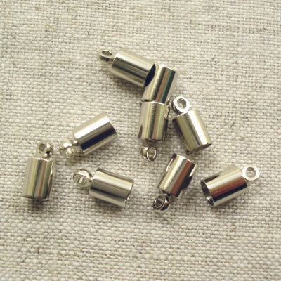 商品の説明 使いやすい定番アクセサリーパーツです♪ 手作りのアクセサリーや補修に、幅広く色々使えるパーツです♪ 激安手芸用品店ウイングスだからできる問屋価格です サイズ 約5mm径【10個入り】 ★メール便は50個(500ヶ)程度までになり...