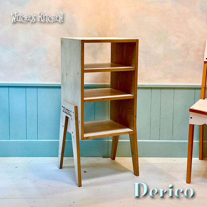 使い勝手の良い3段ボックスにお洒落な脚を付けたウッドラック。 「freely＝自由に、快く、気軽に」をコンセプトに、 使い方はお客様にお任せで・・。 テーパーレッグにはさりげなくフランス郵便局をイメージした刻印を施しました。 解放感に拘った...