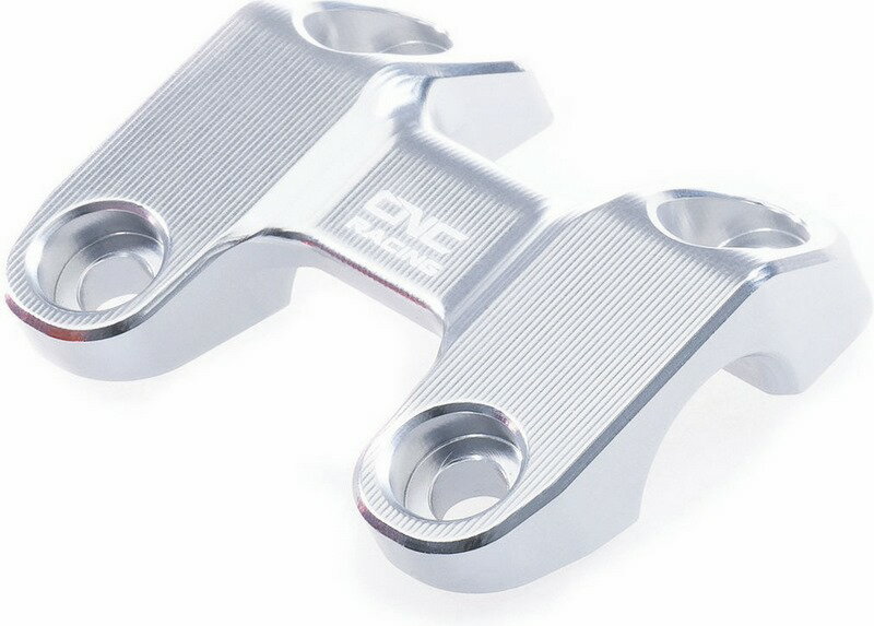 商品コード：RM244Bライザーはアルマイト処理された固体アルミ合金から加工されています。数色のカラーバリエーションがあり、セットにはすでにスチール製のネジが装備されています。ハンドルバー 22mm dim 7/8"バー)ご注文の場合、納期...