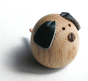 ミニ田舎のヒーロー　いぬ 無垢の木を削った田舎のヒーローのミニタイプです。 耳は革でできています。なんだか動き出しそう?? そしてかわいいしっぽもピクピクしそう?? このスタイルは、なんだか癒されますね。 複数並べるとかわいい倍増!! 国内...