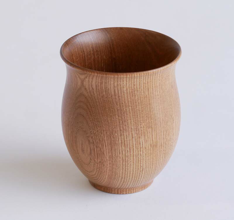 お湯のみ　Lサイズ ▲エンジュ湯のみLサイズ・Sサイズ 無垢の槐(えんじゅ)の木をくりぬいてつくりました。 大・小あるから夫婦湯呑みにしてみても・・・。 また、「えんじゅ」は「延寿」とも書き、 おめでたい木として使われます。 ほっと一息つき...