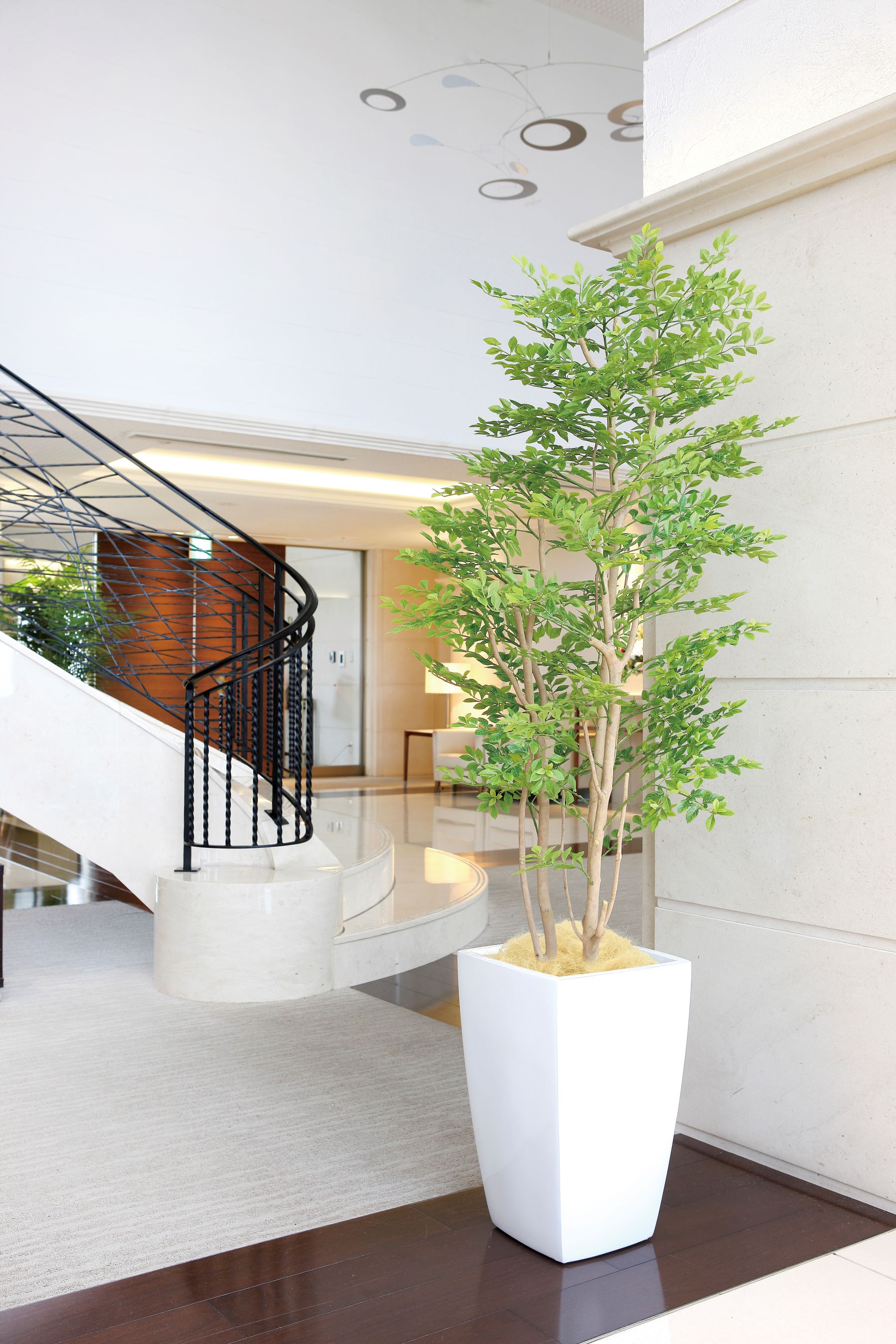 サイズ　高さ1.8m　幅70cm 材質　木は生木　葉はポリエステル 光触媒加工しています　 こちらの商品はメーカーより直送の為【代引き不可】となります