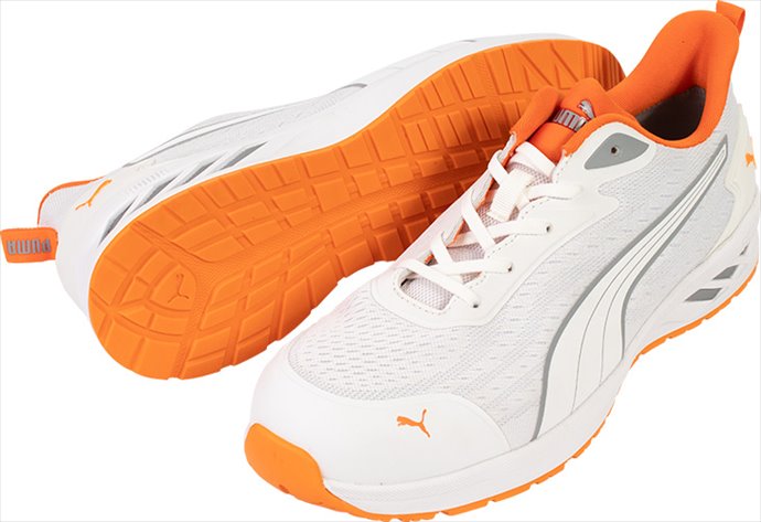 ■特徴：PUMAセーフティスニーカーの最軽量モデル。「セーフティニット」が足によく馴染み、屈む作業や不安定な足場でもノンストレスな履き心地。■素材：アッパー:合成繊維、ソール：合成底、先芯：グラスファイバー強化合成樹脂■ワイズ：EEE■生産...