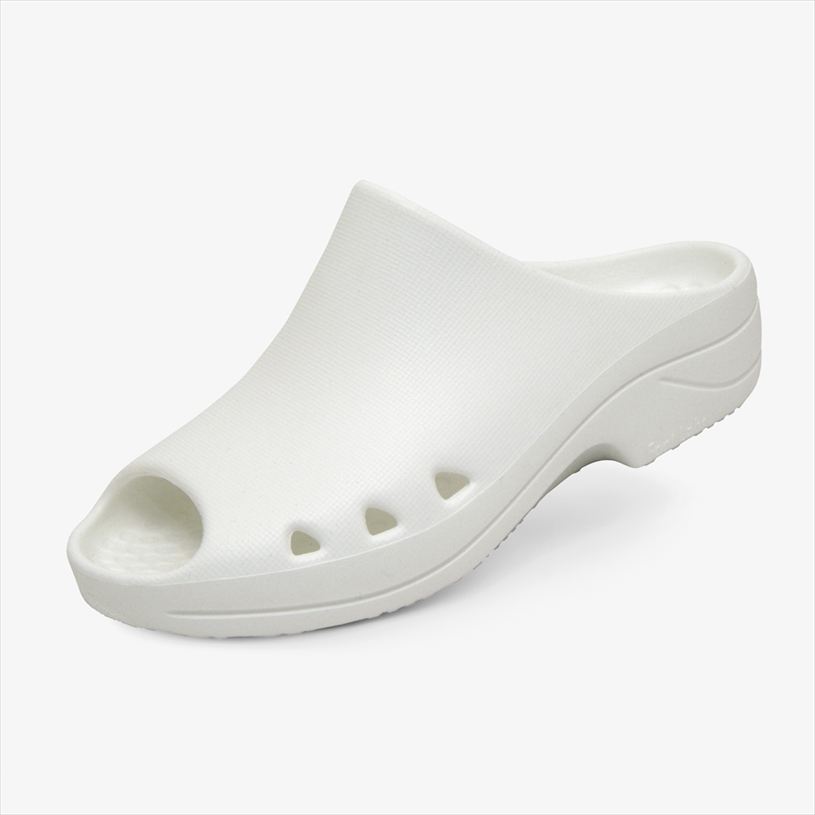 フットラボは、軽量のサボタイプシューズ。足裏の接地面積が広いので、安定性に優れています。シンプルなデザインは衛生的で、医療現場に最適です。・アッパー材：EVA・底材：EVA・足幅：3E相当・先芯：なし・片足重量：120g(25.0代表値)・...