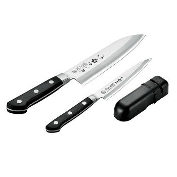 プロも納得のデザインと機能性。三徳包丁・ペティナイフに加え、切れ味を維持するためのシャープナーも付属した実用性の高い3点セットです。サイズ三徳包丁:全長約290mm(刃渡り約165mm)、ペティナイフ:全長約235mm(刃渡り約130mm)...