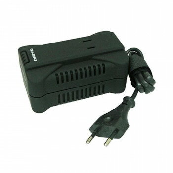 220V〜240Vの電圧を100Vに変圧する、海外旅行用変圧器です。※この商品は、日本国内でご使用の電気製品を海外で使用するための変圧器です。日本国内ではご使用になれません。サイズ個装サイズ：11×18×5cm重量個装重量：520g付属品取...