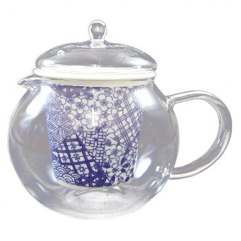 ガラスのティーポットに有田焼の茶こし＆蓋がおしゃれ☆日本茶・紅茶・中国茶・ハーブティーなどいろんなお茶にご使用下さい。サイズ(約)径11×幅14.5×高13cm個装サイズ：13.5×11.5×13.5cm重量個装重量：360g素材・材質ポッ...