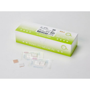 アルギン酸カルシウム不織布が血液を吸収します。表面に防水シートがあるため、血液の漏れを防ぎます。穿刺部と接する部分にメッシュシートがあるため、貼り付きにくくなっています。剥がす時に再出血することを防ぎます。商品区分一般医療機器届出番号:27...
