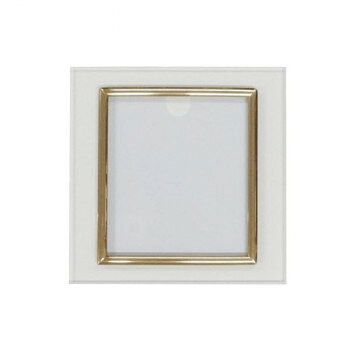 約137×121mmの色紙にぴったりの額縁です。サイズ177×177×10mm個装サイズ：21.8×21.6×2.8cm重量0.24kg個装重量：350g素材・材質フレーム:ガラス仕様収納可能寸法:約137×121mm付属品立て掛けスタンド...