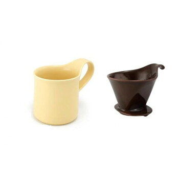 お手軽にドリップコーヒーを始められます。誰でも簡単に美味しいコーヒーを淹れられるので、プレゼントにもオススメです。※同色のセットでも焼成窯の違いで、多少の色の差がある場合があります。※全ての製品が均一ではない個体差も「やきもの」ならではの魅...
