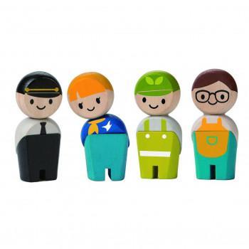 4体のお人形のセットです。ごっこ遊びにおすすめの玩具です。【プラントイジャパン株式会社】プラントイの玩具に使用されている木材はすべて、廃材になったゴムの木を再利用して玩具を製造しています。ゴムの木名産国であるタイでは以前、25年経ちゴムの樹...