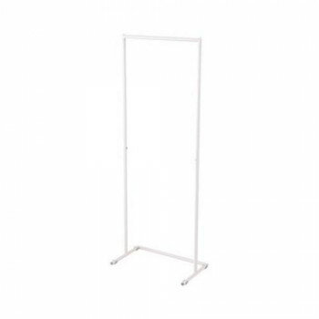 シンプルで無駄のないデザインのスチール製ハンガーラック。お部屋の雰囲気を選ばず、シャープでスッキリとしたデザインは、掛けられた洋服を品よく見せてくれます。セレクトショップのような雰囲気でお気に入りの服を魅せながら収納出来ます。※北海道・沖縄...