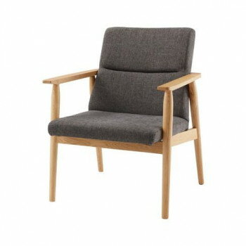 木目の美しいアッシュ無垢材を使用した、ナチュラルテイストのソファ。全体的に細くすっきりとしたデザインです。アーム付きのダイニングは、食事時もゆったりとした時間を過ごせる空間に仕上がります。※北海道・沖縄・離島など一部地域にはお届けできかねま...