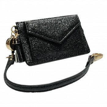 ゴージャスなグリッター型押し素材は高級感があり上品さを演出します。前面にポケットが付いて小銭コインや小物の収納もできちゃう。機能性抜群のパスケース定期入れです。バッグにも吊り下げ出来るストラップ付き。前面ポケット付きでコイン小銭や、小物を入...