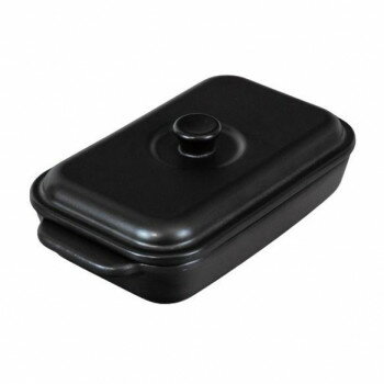 これ一つで、簡単本格調理!夕飯おかずから朝食、おつまみまで。電子レンジやオーブンで、肉や魚が短時間で簡単に作れます。蓋付なので、アクアパッツァのような蒸し料理も可能です。調理からそのまま食卓へ出せるので、洗い物が減らせます。ミトンでも持ちや...