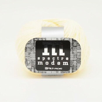 編みやすいだけでなく、毛玉になりにくく編み地も美しく仕上がります。風合いも優しくウェアだけでなくマフラーや帽子にもお使い頂けます。※お色はできるだけ商品に近づけるよう表現しておりますが、閲覧環境により実際の色と異なる場合がございますので予め...