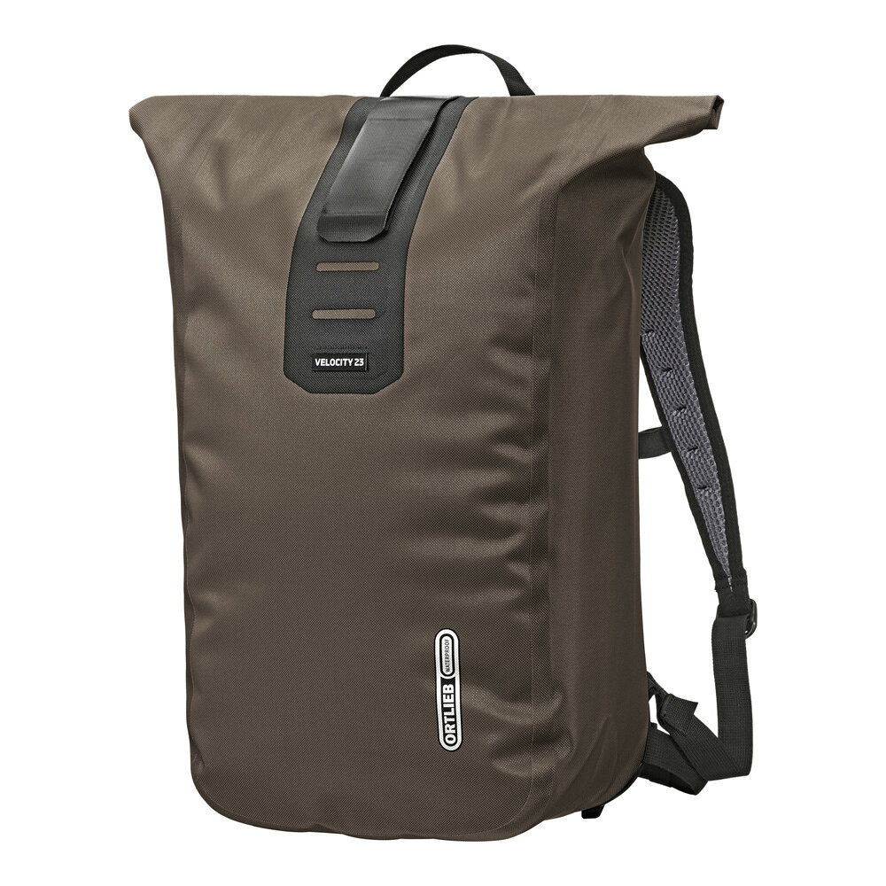 十分な収納力と程よいサイズ感の23L。ロングセラーを誇るヴェロシティの軽量化されたモデルで、独自素材と生地継ぎ目の独自技術に加え、裏面に施した防水コーティングにより、ヴェロシティと同様IP64の防水防塵性能を誇ります。シックなカラーバリエー...