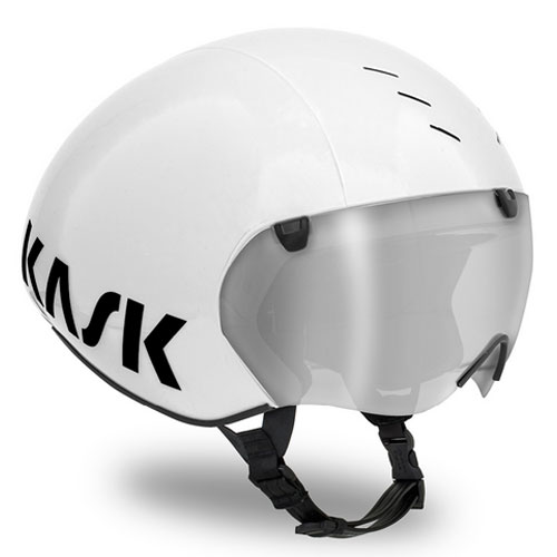 Team SKYとの共同開発によって生まれた最先端のショートテールTTヘルメット。 特徴的なバイザーはマグネットでしっかりと固定。取り外した場合には反転させてヘルメットに固定できる形状。 超軽量のアジャストシステム「OCTO FIT」。人間...