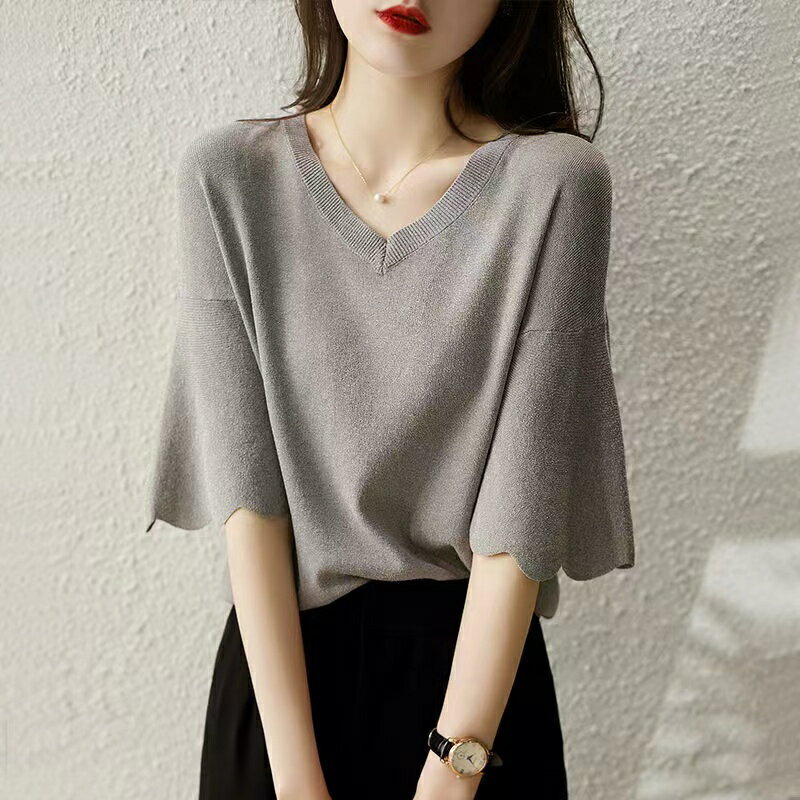 商品説明素材ポリエステル、他カラー 写真参考&nbsp;サイズ サイズ(cm): S 着丈52、バスト90、袖丈17、おすすめ体重40-60kg M 着丈53、バスト94、袖丈17.5、おすすめ体重40-60kg L 着丈54、バスト98、...