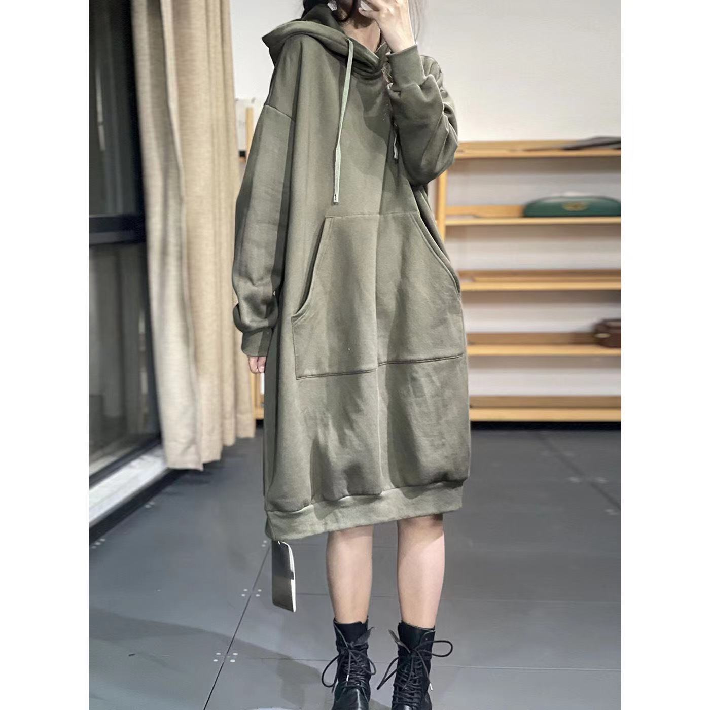 商品説明素材綿、他カラー A ブラック B グリーン &nbsp;サイズ サイズ(cm): L 着丈94、バスト118、袖丈55、 おすすめ体重50-75kg XL 着丈95、バスト132、袖丈56、 おすすめ体重75-100kg ※計測に...