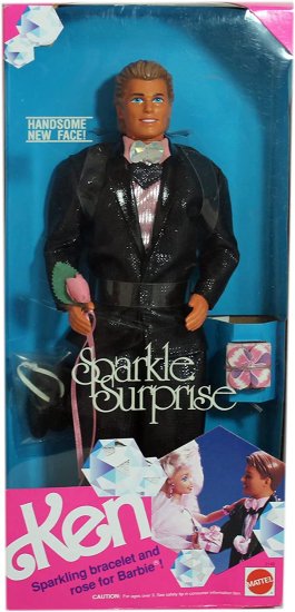【商品名】Barbie バービーケンスパークルサプライズ - ローズとタキシードを着ている1991Barbie Ken Sparkle Surprise - Wearing Tux with Rose 1991【商品説明】・Collecti...
