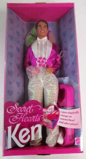 【商品名】Barbie バービーシークレットハーツケン-1992Barbie Secret Hearts Ken - 1992【商品説明】・Secret Hearts Ken ・Colors magically change on cumm...