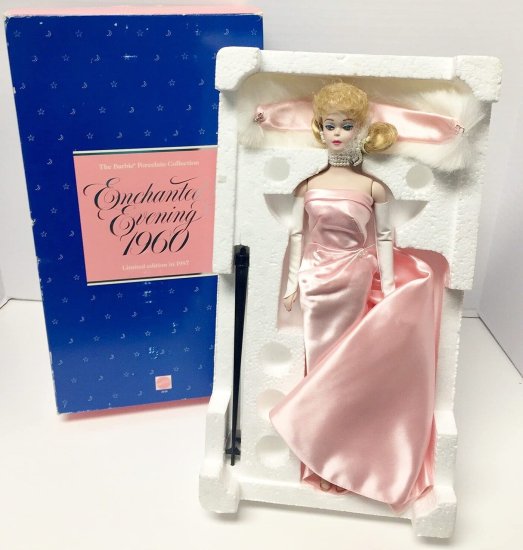 【商品名】Barbie バービー Enchanted Evening 1960 The Porcelain CollectionBarbie Enchanted Evening 1960 The Porcelain Collection【商...