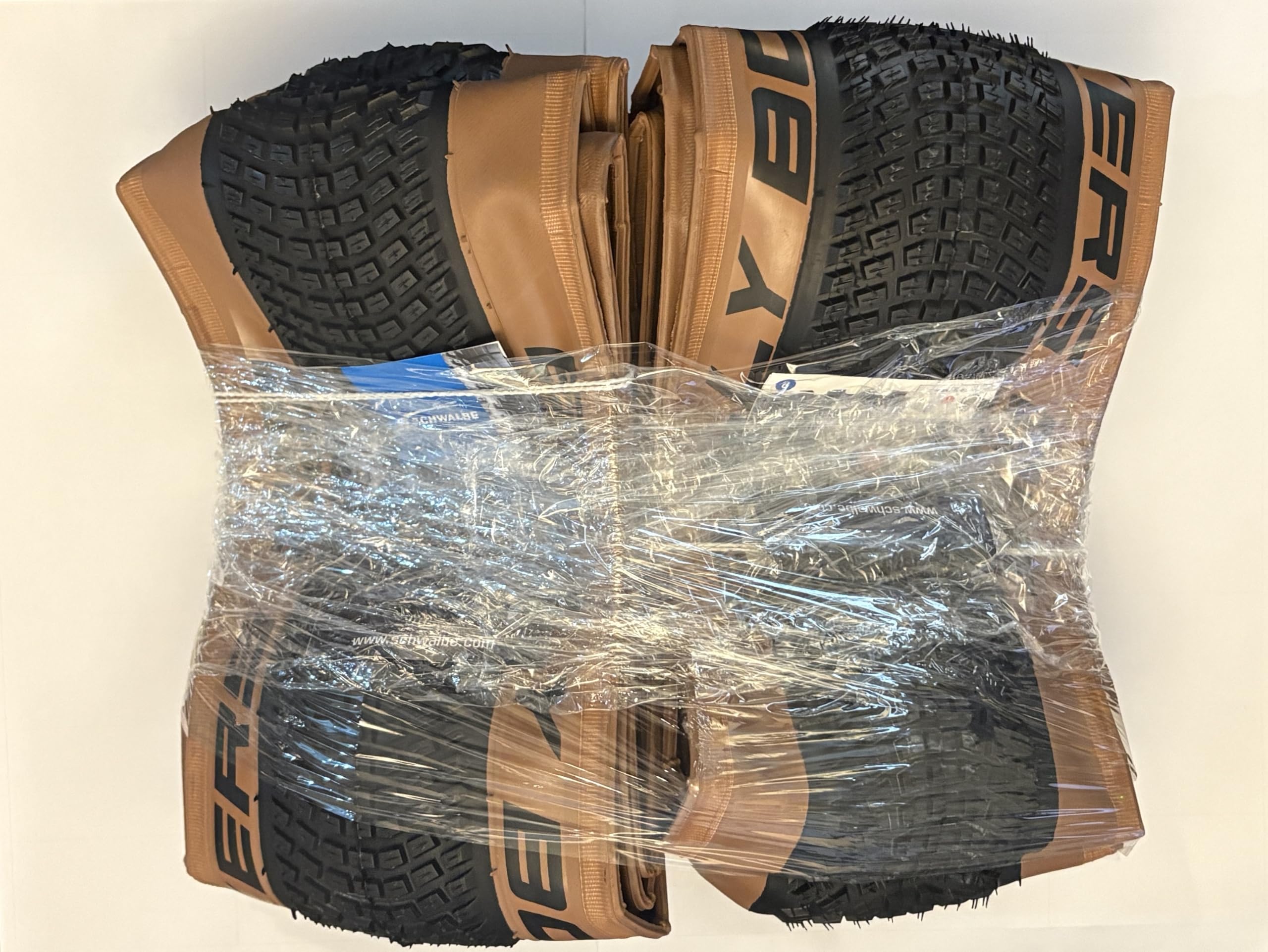 【商品名】2本セット SCHWALBE(シュワルベ) BILLY BONKERS 26x2.10(54-559) ADDIX フォールディング Folding (ブロンズ・サイドウォール) [並行輸入品] 【ブランド】シュワルベ(SCHWA...