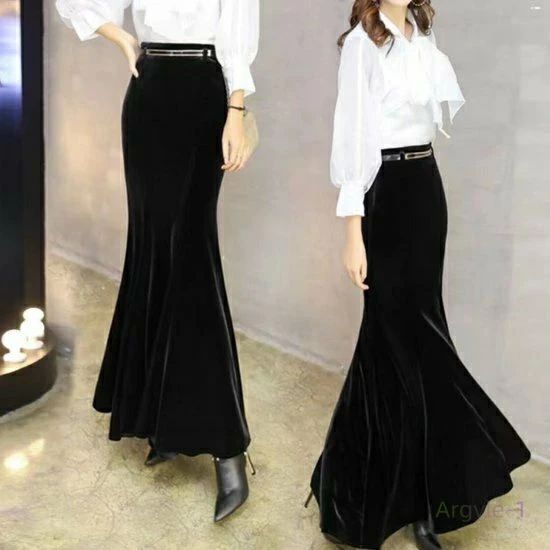 商品説明上品なベルベット素材のロングスカート。マーメイドシルエットが目を惹くアイテム。カジュアルにもきれいめにも合わせていただける一着です。カラーブラック、ワインレッド素材ポリエステル、スパンデックスサイズM、L、XL、2XL、3XL、4X...