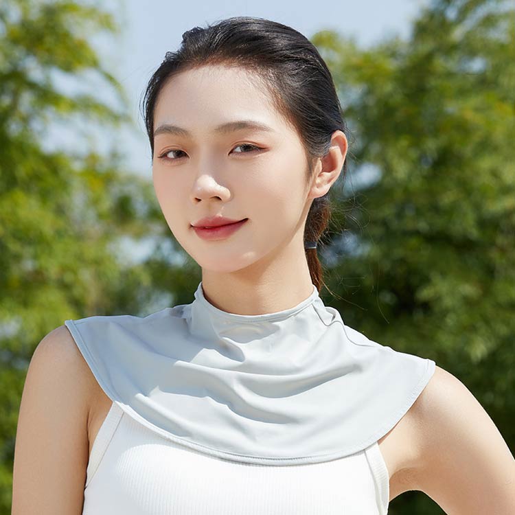 UPF50+ 優れたUV遮断性能！ 2枚入りクール加工で熱がこもらずサラッと快適♪UVクールネックカバー。前開きのスナップボタンで着脱しやすい。シンプルなデザインなのでどんなお洋服にでも合わせやすい。外出時や運転時、ガーデニングやランニング...