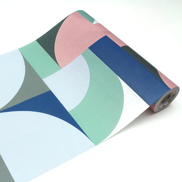 壁や家具などの広い面に貼ってインテリアをアレンジすることができるシートです。 シワが入りにくく、広い面も貼りやすいフリース素材。 服を着替えるように、インテリアもその日の気分、TPO、目的にあわせて気軽にアレンジしてみませんか？ ●1巻 ●...