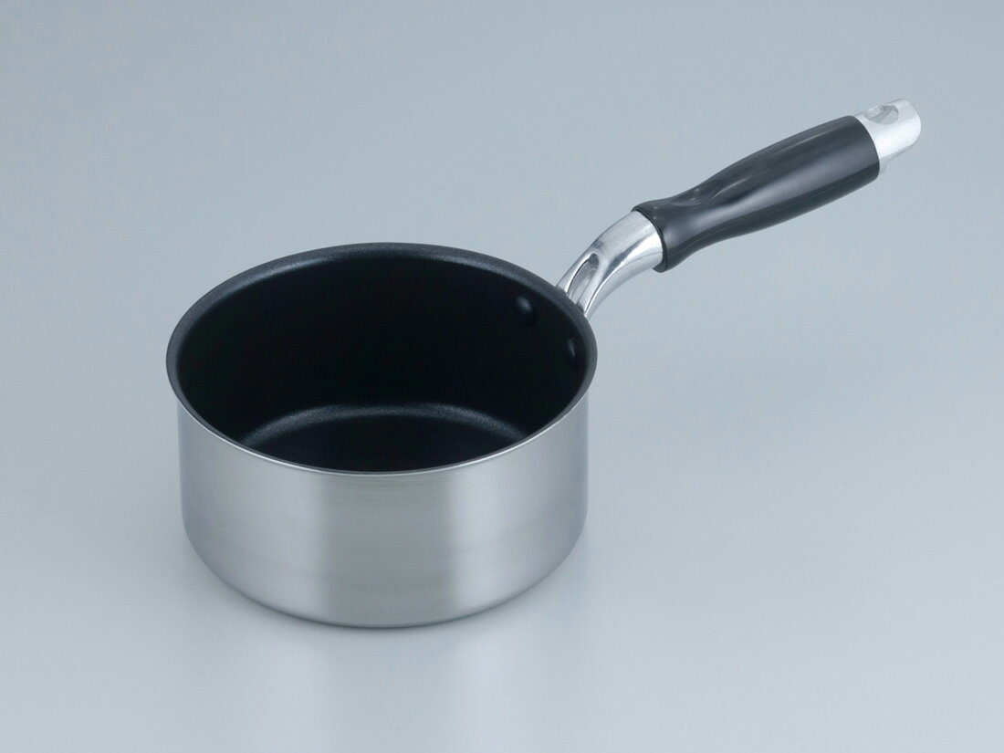 1購入あたりの内容量 ：1個［規格］290×150×H110mm［容量］1.1L［素材］本体:アルミニウム2層鋼、内面:フッ素樹脂加工［機能・特徴］熱の伝わり方が良いアルミと丈夫なステンレスの二層鋼シリーズです。小さいけどIHで安定します。...