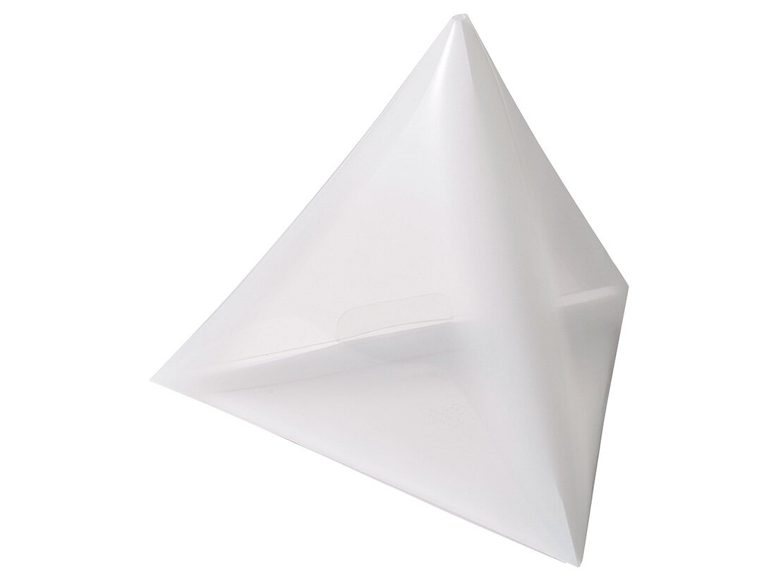 1購入あたりの内容量 ： 5個［規格］170×170×H148mm［素材］PP［機能・特徴］ミニギフトにピッタリな三角錐のクリアケースです。角に穴が開いているので、お好きなリボンやひもを通してアレンジできます。豊富なカラーの中から、季節や場...