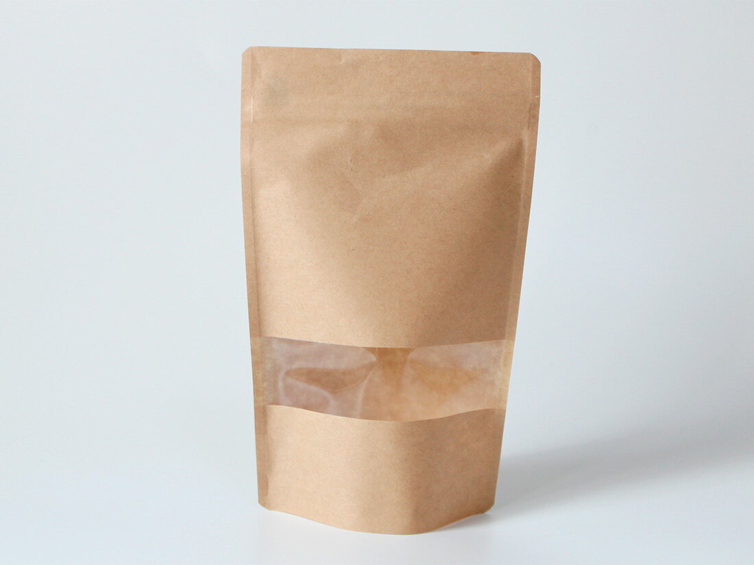 1購入あたりの内容量：50枚［規格］140×H230mm 底マチ40mm［素材］未晒クラフト紙/LDPE/透明蒸着PET/ONy/L-LDPE［機能・特徴］未晒クラフト紙を使用したスタンド付きチャック袋で、自然な風合いの演出が可能です。チャ...
