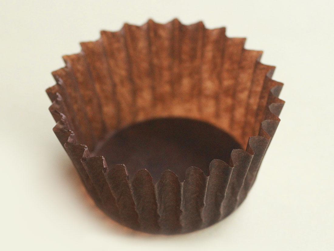 こちらの商品は1袋単位での販売となります。［規格］底径約35×H20mm 紙(CSE)CSEは北欧で開発された、薬品を使わない、自然や人に優しい環境対応紙です。耐油・耐水・耐熱に富んでいます。オーブン可※※注意※※こちらの使用品は単品購入時...