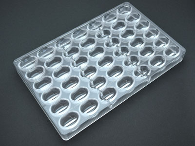 こちらの商品は1個単位での販売となります。［規格］外寸：175X275×H26mm ポリカーボネイトイタリアのプロ用製菓器具の老舗メーカーである、マルテラート社のチョコレートモールド。ポリカーボネイト製で柄や形がよりハッキリ出ます。1枚で4...