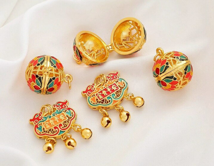 製造：中国 材質：合金/金メッキ 内容量：1個 サイズ：01/直径17mm・02/1.5x2.1x0.4mm 発送方法：メール便 ※輸入商品です。 出版(製造)年が古いものにつきましては中古品では無いものの経年劣化が見られる場合がございます...