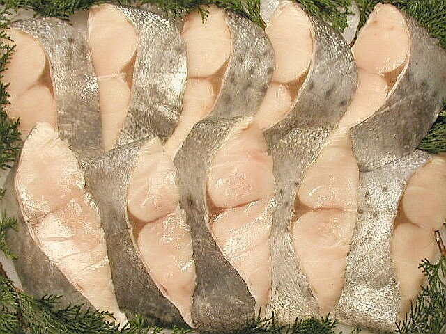 ■すずき味噌漬150g×10切 極上の脂の乗り、 今まで食したことのない絶妙な味に感動！ ■商品到着後、冷蔵庫で1週間、冷凍庫で2ケ月、 美味しくお召し上がり頂けます ■商品代金には贈答用木箱代(700円)が含まれております