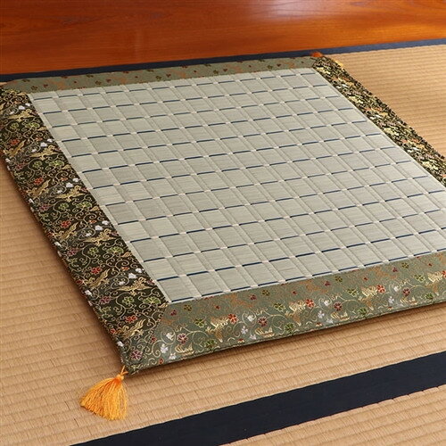 イケヒコ・コーポレーション 松川 約70×70cm●お盆の準備や、新しくご仏壇をご購入された方にお勧めの御前座布団です。側地は掛川織りという技法で仕上げました。掛川織りは九州地方の伝統的な織り方です。大きな目と小さな目に交互に織込んだ美しく...