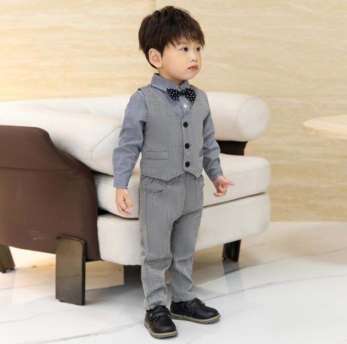 商品名 子供 スーツ ステージ衣装 キッズ スーツ 演奏会 王子様 礼服 色 写真色 内容 3点セット：パンツ+ベスト+リボン 4点セット：パンツ+ベスト+リボン+シャツ サイズ 80-150cm 採寸サイズなので若干の誤差がある場合がござ...