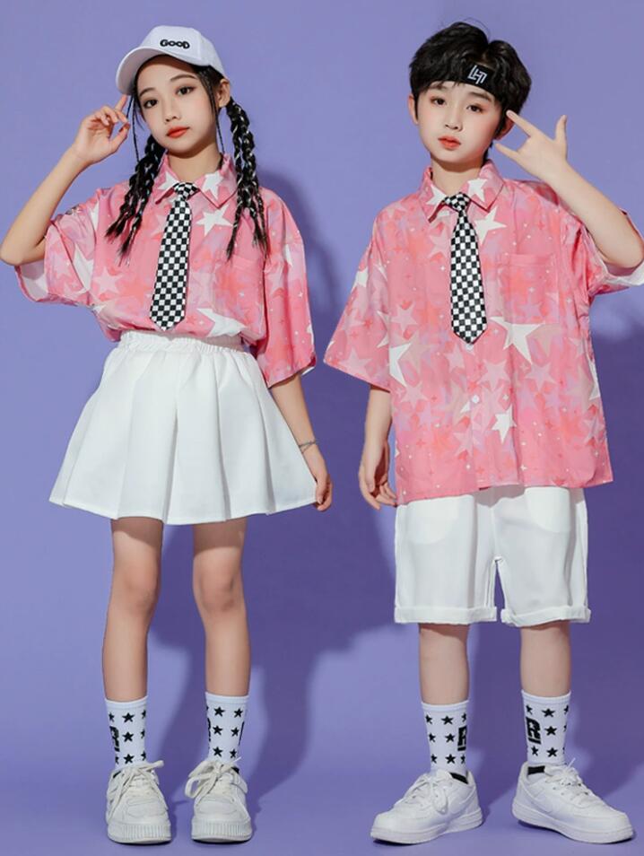 商品名 子供ダンス服 色 写真色 内容 シャツ+パンツor シャツ+スカート サイズ モデル：女の子身長128　体重25kg　試着サイズ130　男の子身長131　体重27kg　140 普通の体型は下記の身長範囲で選んで大丈夫です、大柄の体型...