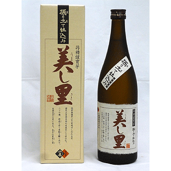 ・アルコール度：25° ・容量：720ml ・蔵元：小鹿酒造株式会社 ・梱包重量：1.2kg ・品番：6121 ※箱付 【特徴】早朝に掘り上げたさつま芋で仕込み、白麹造りと黒麹造りの酒をブレンドし、熟成させた焼酎。 ※1個口は12本までとな...