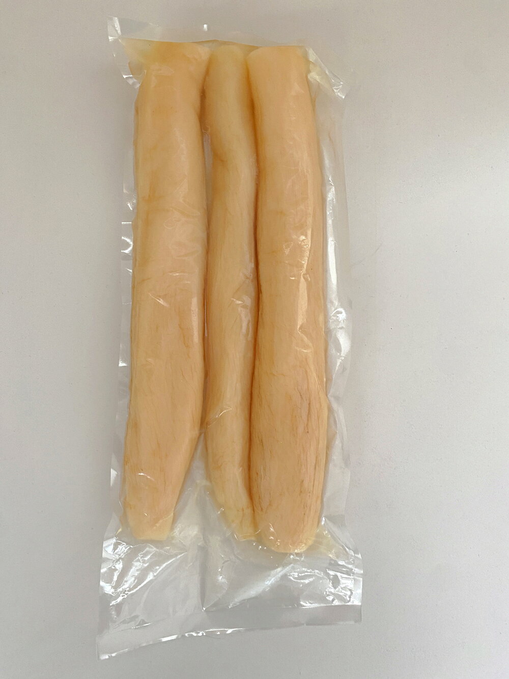 商品名 白干たくあん 原材料名 干しだいこん、漬け原材料〔食塩、果糖ぶどう糖液糖、香辛料、米ぬか〕 ／調味料（アミノ酸等）、酸味料、甘味料（ステビア）、保存料（ソルビン酸K）、酸化防止剤（ビラミンC）、（原材料の一部に小麦，大豆を含む） 原...