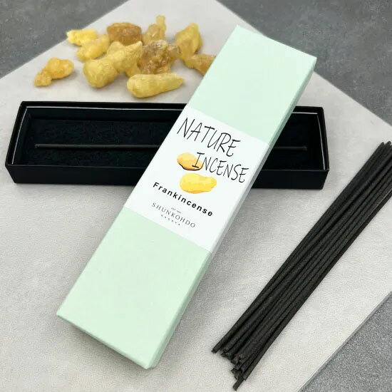 ●形状：スティック ●本数：20本 ●長さ：約13.5cm ●燃焼時間：約30分 ●パッケージ：紙箱 ●箱サイズ：縦4.2cm×横15.7cm×高さ1.8cm ※こちらの製品は燃焼促進のため、基材となる椨粉と香原料以外に炭粉を使用しています...